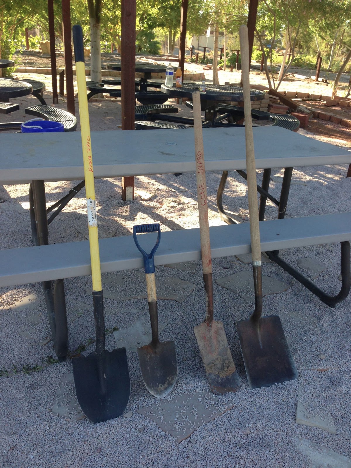 Jardin Del Sol: Shovels: Class 3 Levers