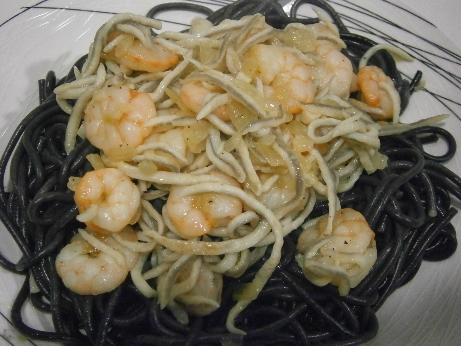 OSUKAA IS COOKING: SPAGHETTI AL NERO DI SEPIA CON GULAS Y GAMBAS ...