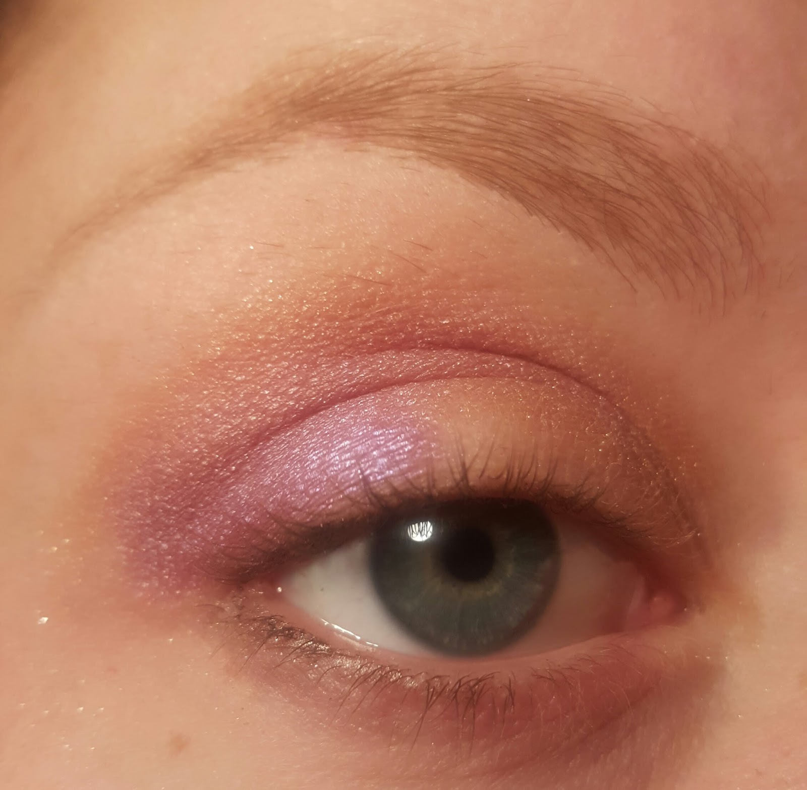 Yarnandbeauty: PURPLE & CREAM EYE LOOK TUTORIAL FEATURING BON BONS AND ...
