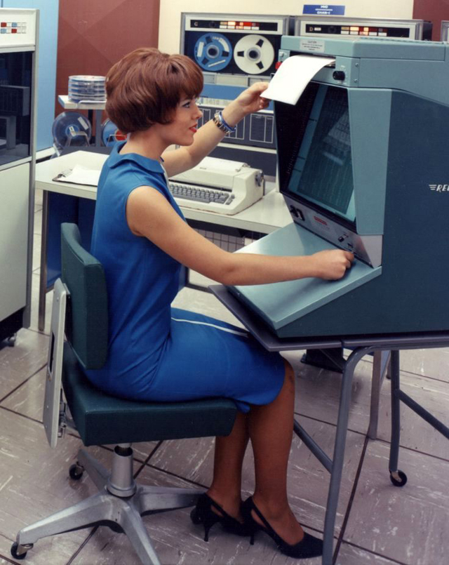 37 Vintage Portrait Photos of Sexy Secretaries in the 1960s ~ Vintage ...