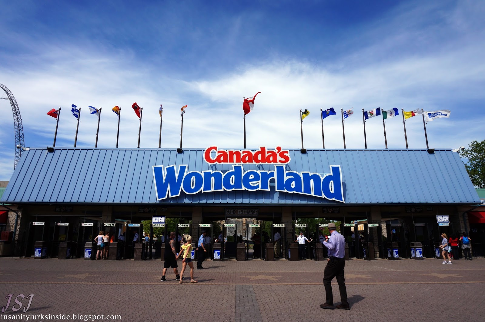 InSanity lurks Inside: Park Review- Canada's Wonderland