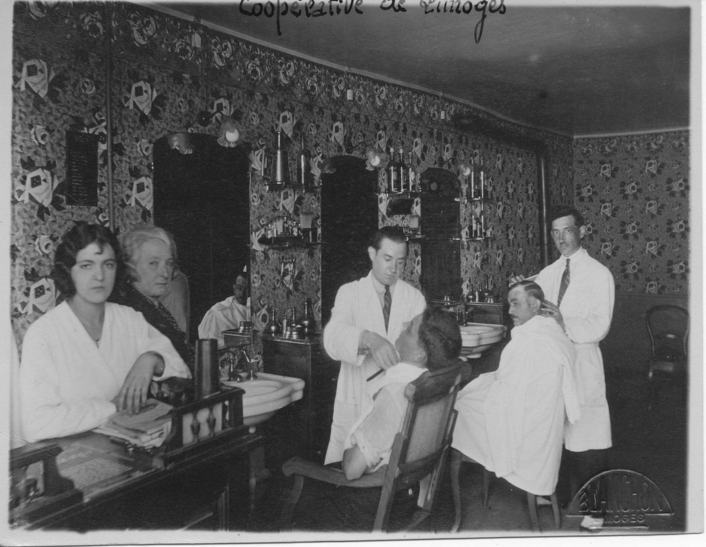 Amazing Vintage Photographs of a French Hair Salon in the 1920s ...