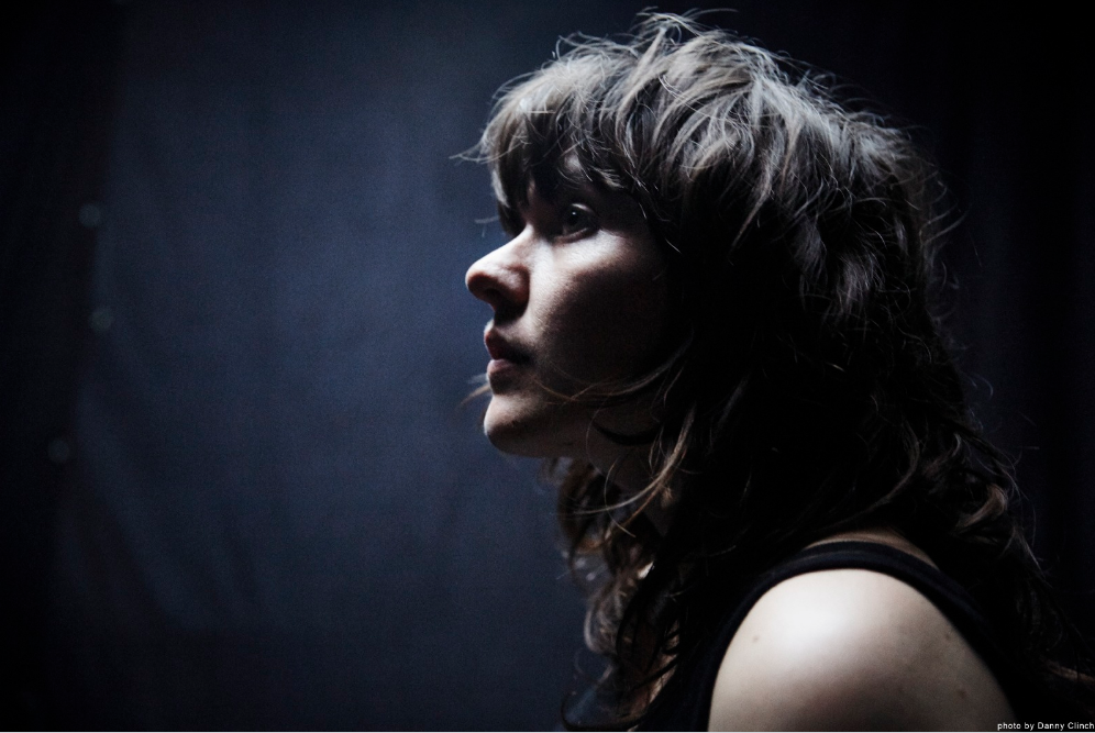 Courtney Barnett por Latinoamerica - Blueberry Música