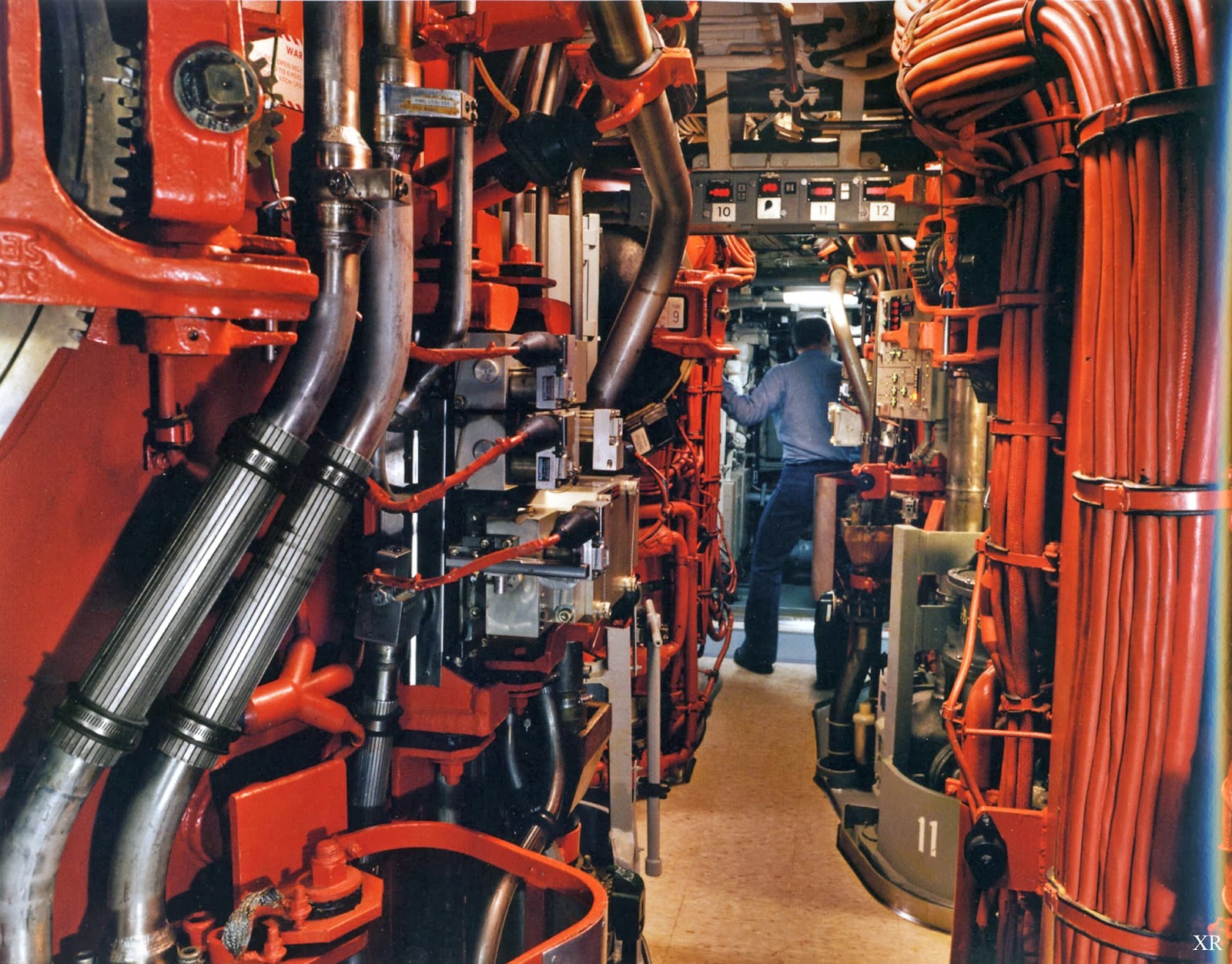 ATOMIC-ANNIHILATION: 1992 ... missile room - 'Ohio' class sub