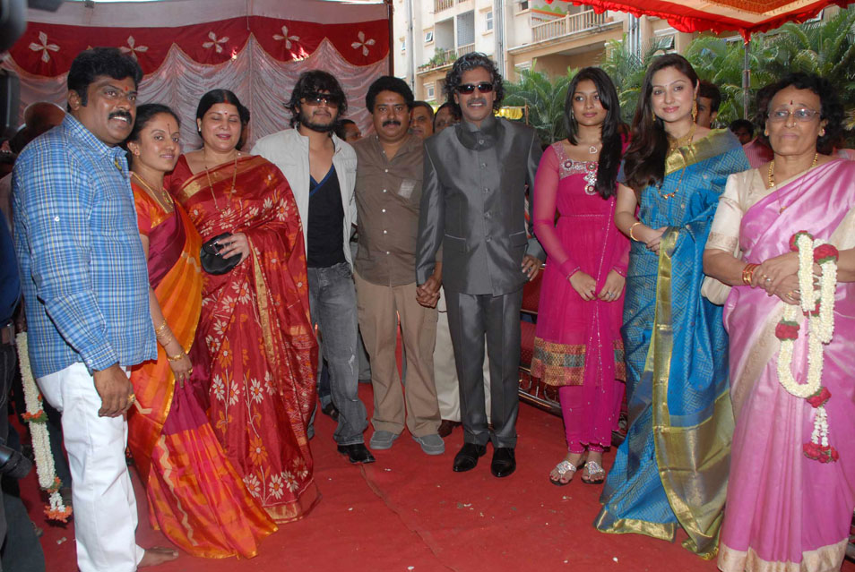 Photo Galleri: UPENDRA’S ‘GOD FATHER’ MUHURATHA