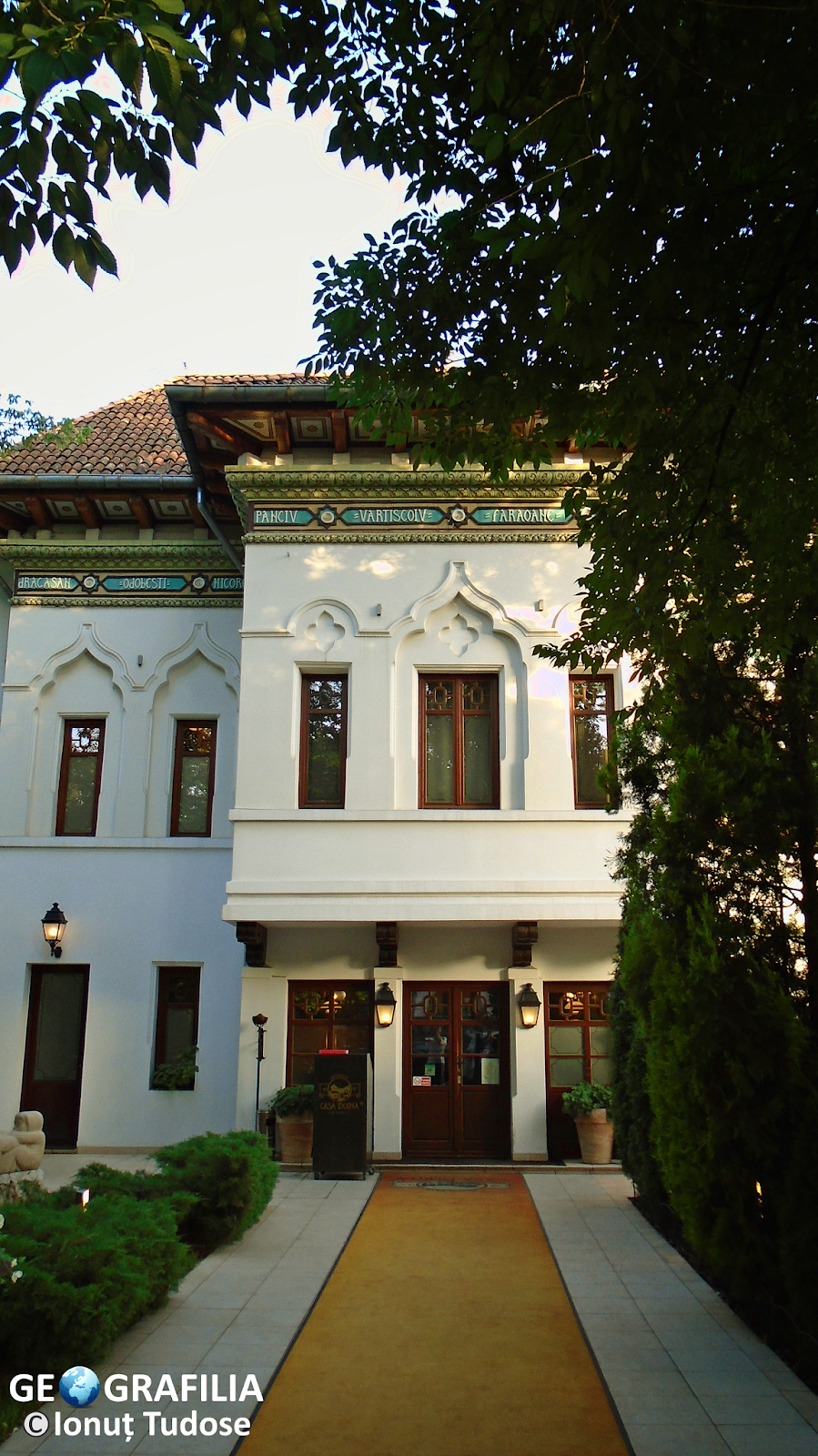 GEOGRAFILIA: Clădiri bucureștene în stil neoromânesc