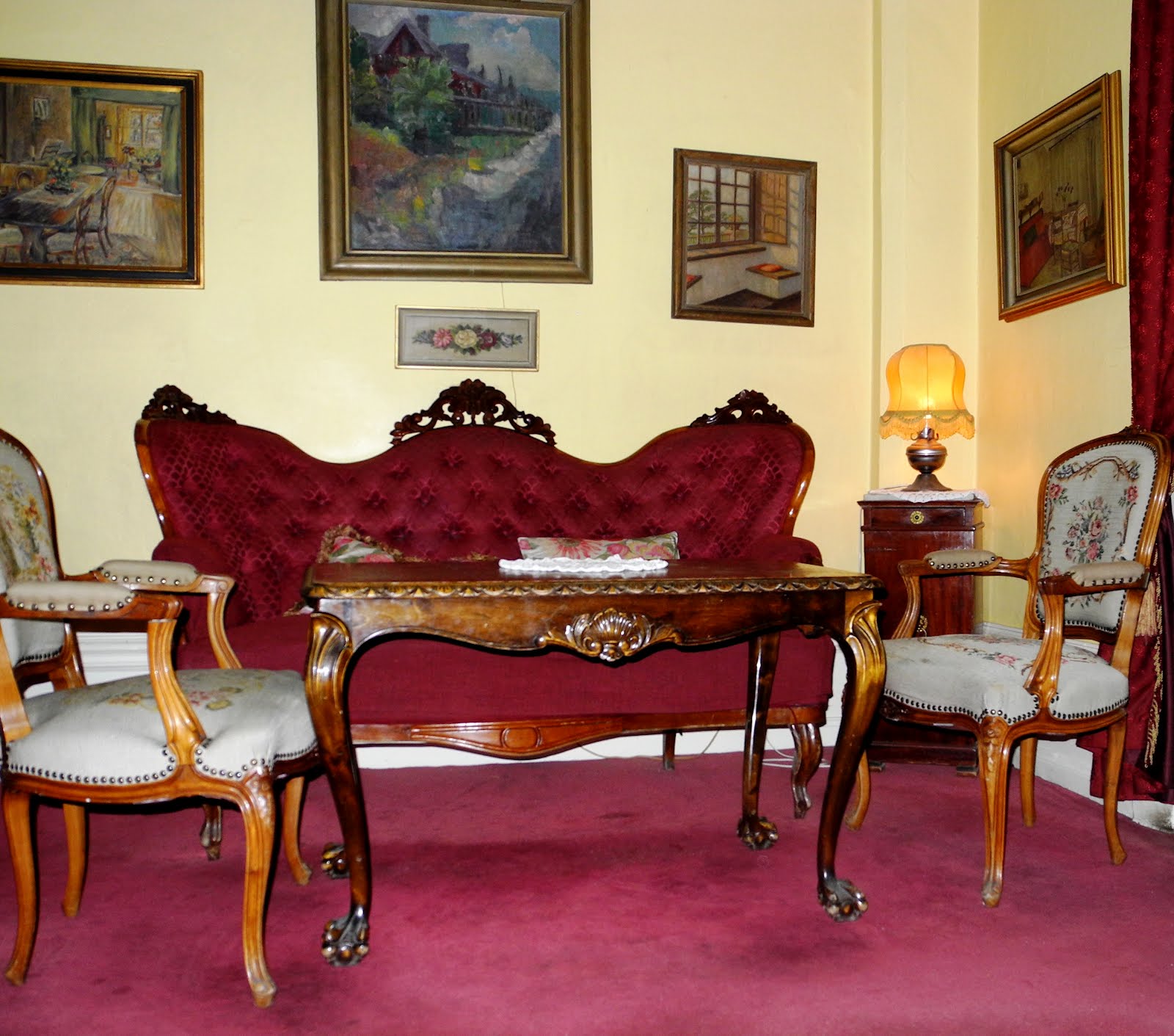 Fashionable Forties: Going for coffee in style