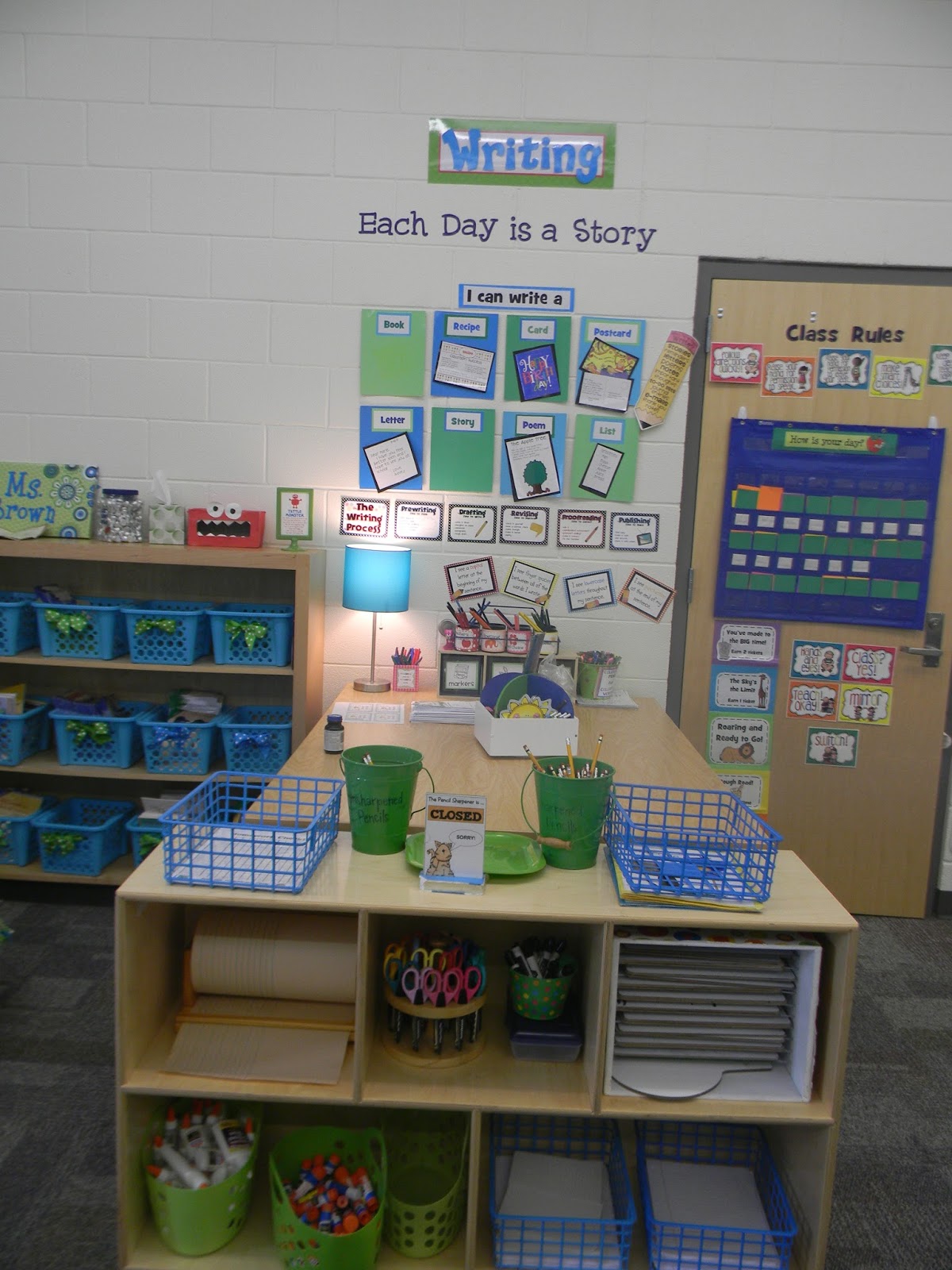 The Diary of a Teachaholic: Death by Pinterest and Classroom Reveal