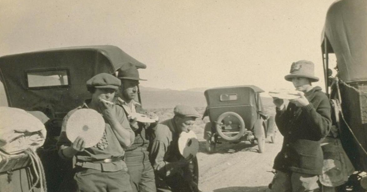 Amazing Vintage Photographs Documented a Road Trip Through Death Valley ...