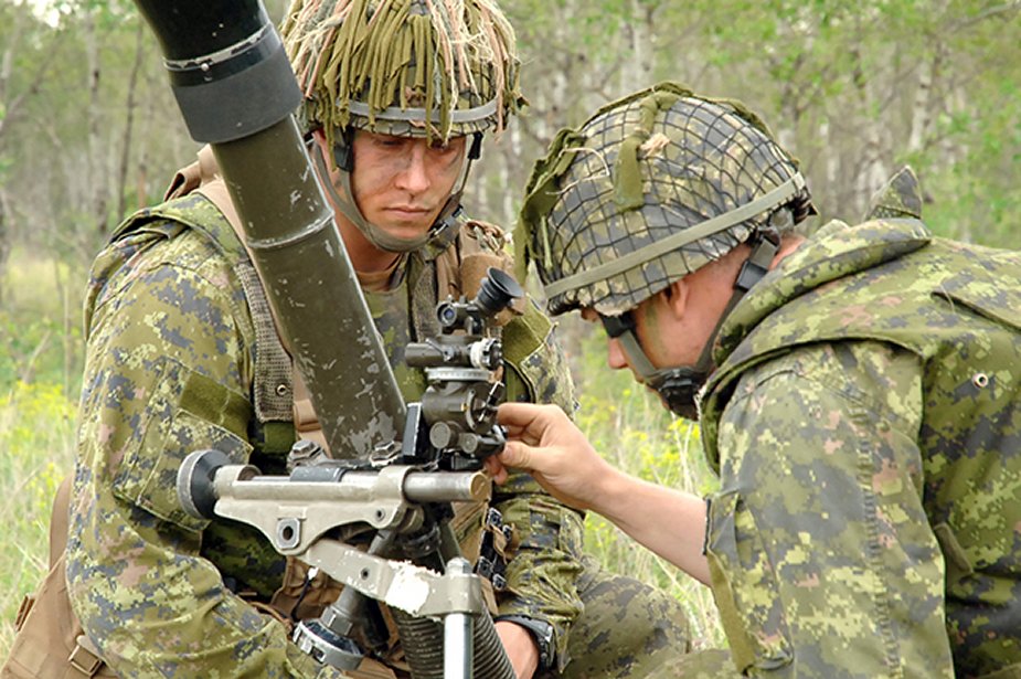 Infantry members hone mortar skills at Canadian Forces Base Shilo - WAR ...