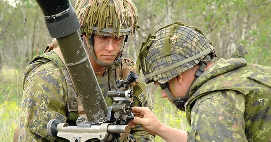 Infantry members hone mortar skills at Canadian Forces Base Shilo - WAR ...