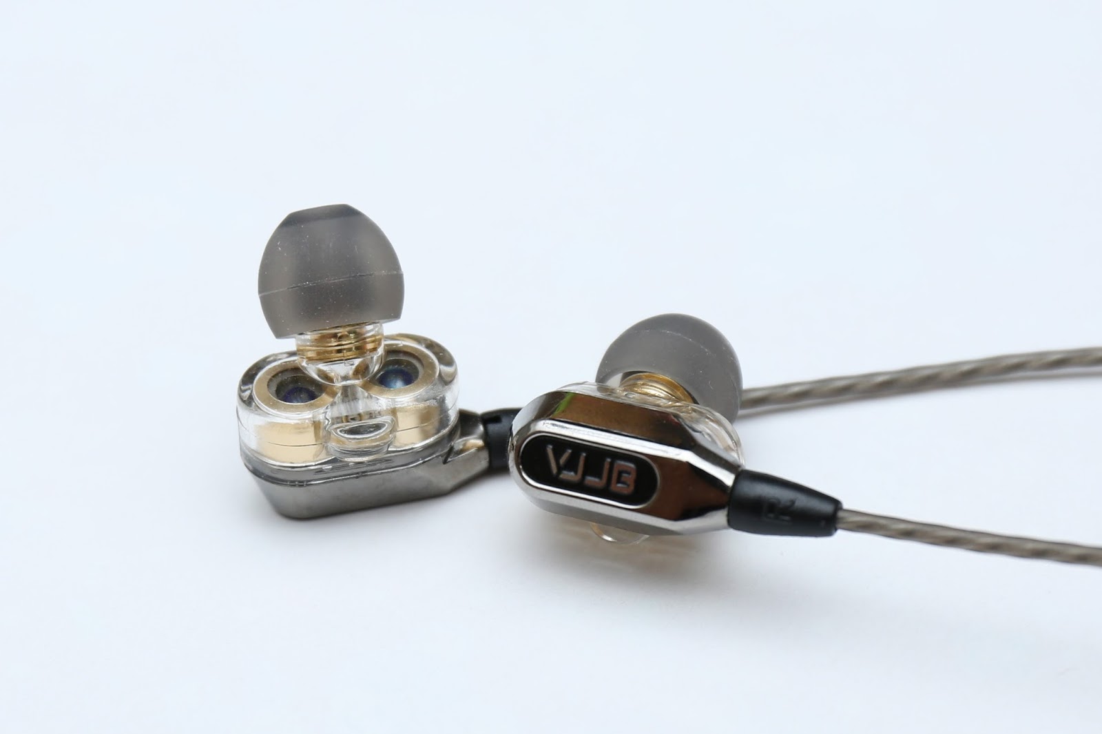 Amazonレビューで5つ星のうち4.0の高評価を獲得！2ドライバ搭載、カナル型イヤホンVJJB-V1レビュー|イクメンライフハッカー