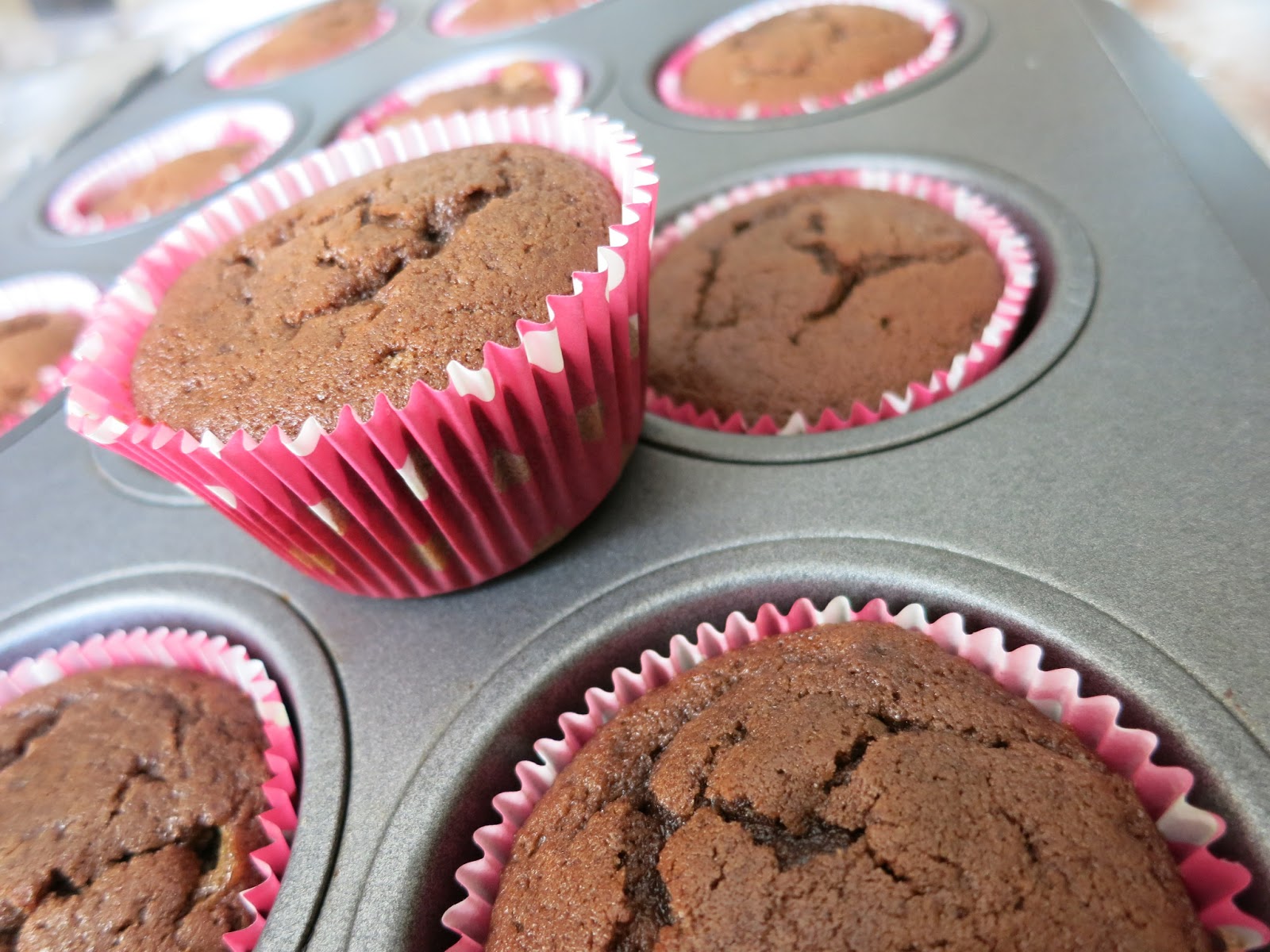 everyday sage: raspberry 'hostess' cupcakes