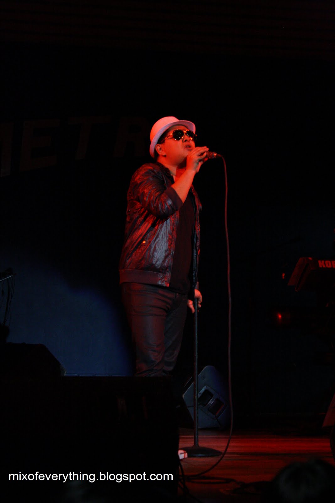 Two Much in Love concert part 1 - Blog for Tech & Lifestyle