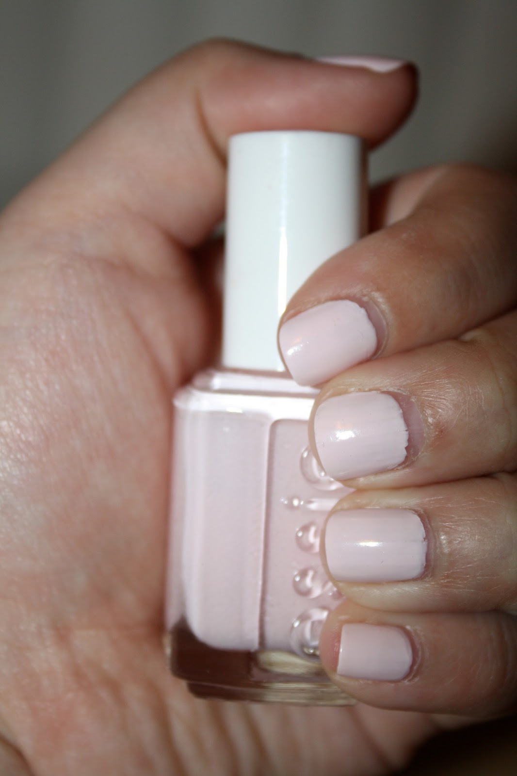 Beauty and Fashion Trends: Essie Fiji