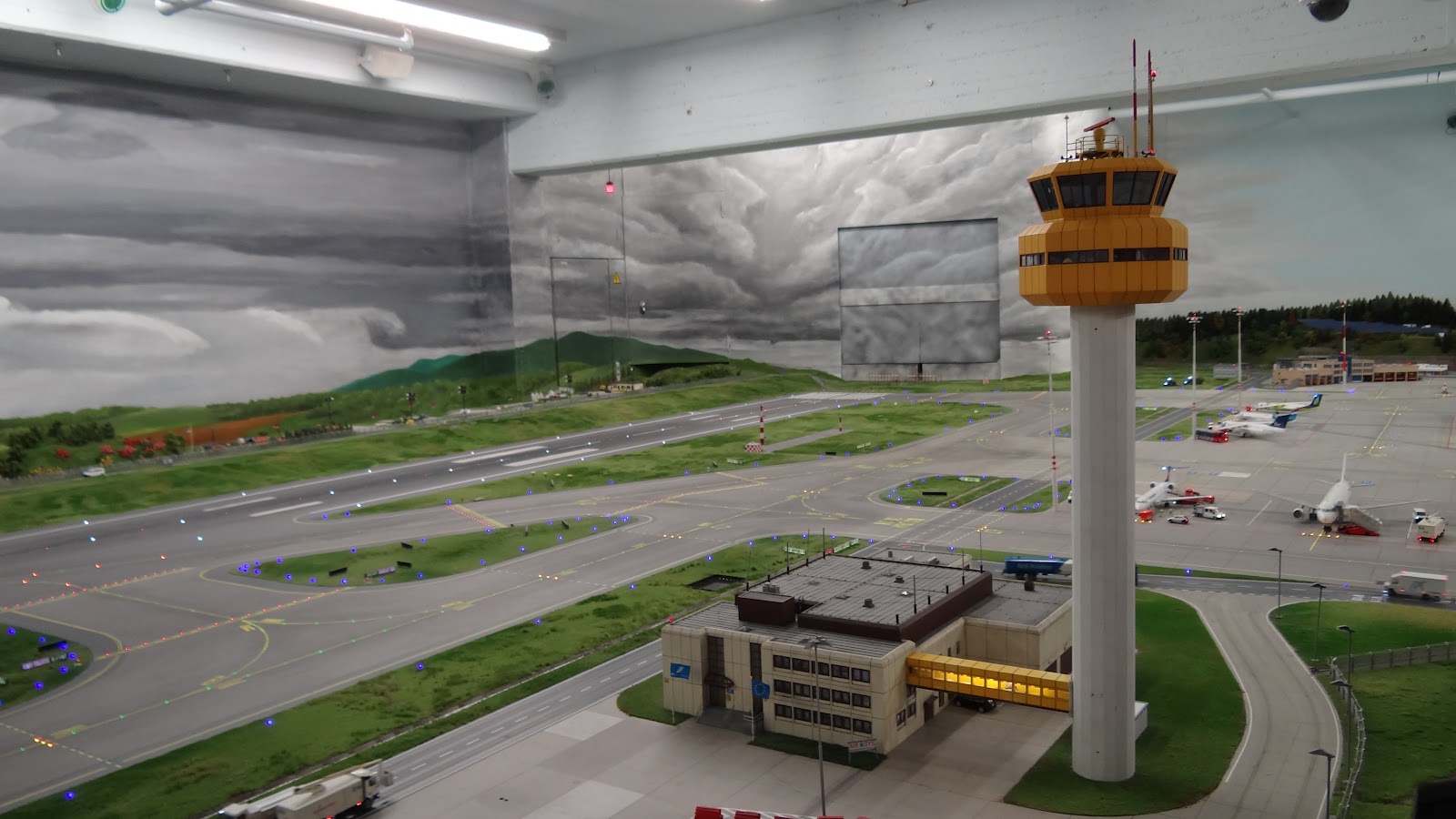 ISTANBUL AIRSIDE: World's Largest Miniature Airport in Hamburg ...