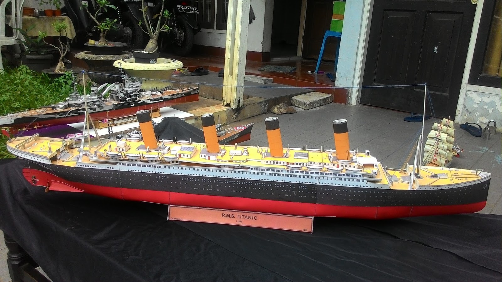 Paper Model Kapal Perang: RMS TITANIC