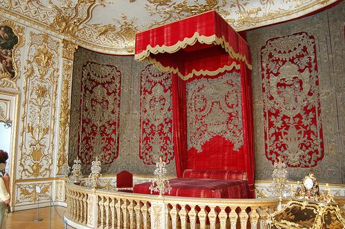 Take a Sneak Peek at Buckingham Palace's Opulent Rooms