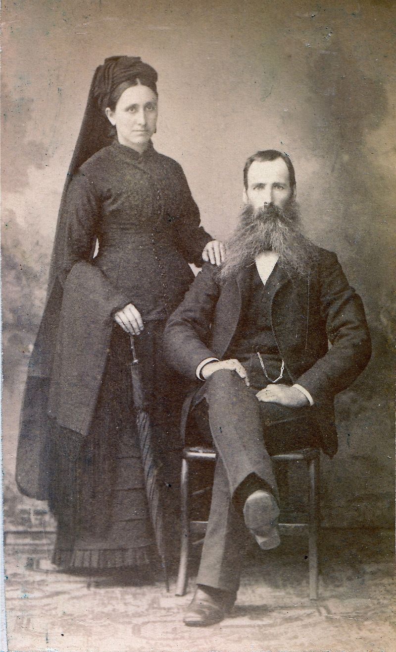 Victorian Husbands and Wives: 50 Amazing Vintage Studio Photos of ...