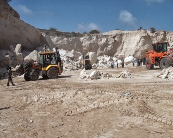 HORN-WATCH: SOMALI POLICE: 16 PEOPLE DIE MINING STONES; NO SURVIVORS ...