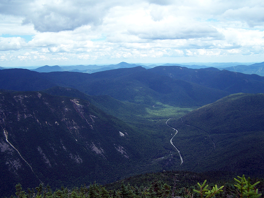 Hiking in the White Mountains: Willey Range with Lee and Dion