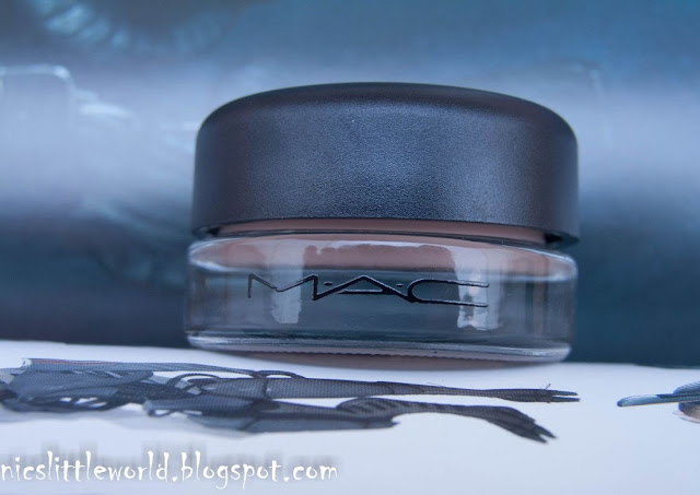 Nic's Little World: MAC Paint pot Painterly