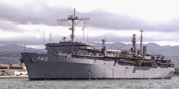 United States AS 40 Frank Cable ship arrive at Subic Bay