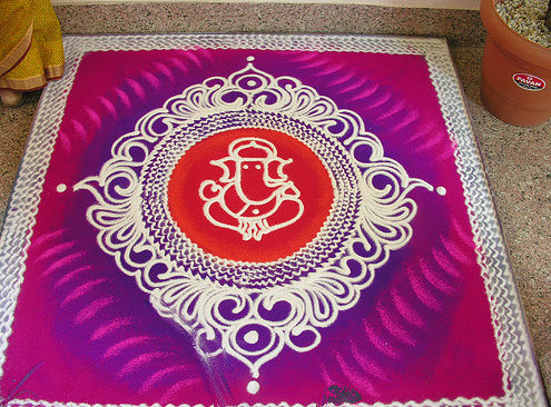 KALAS KOLANGAL: Kolam - The Traditional Floor Drawing of South India