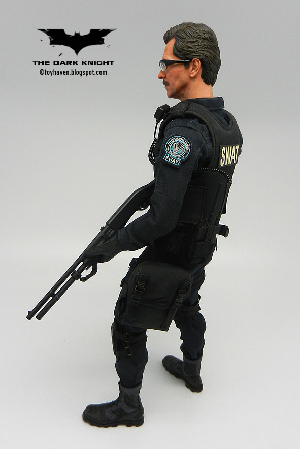 toyhaven: Review II: Hot Toys Exclusive "The Dark Knight" 1/6 Lt. Jim ...