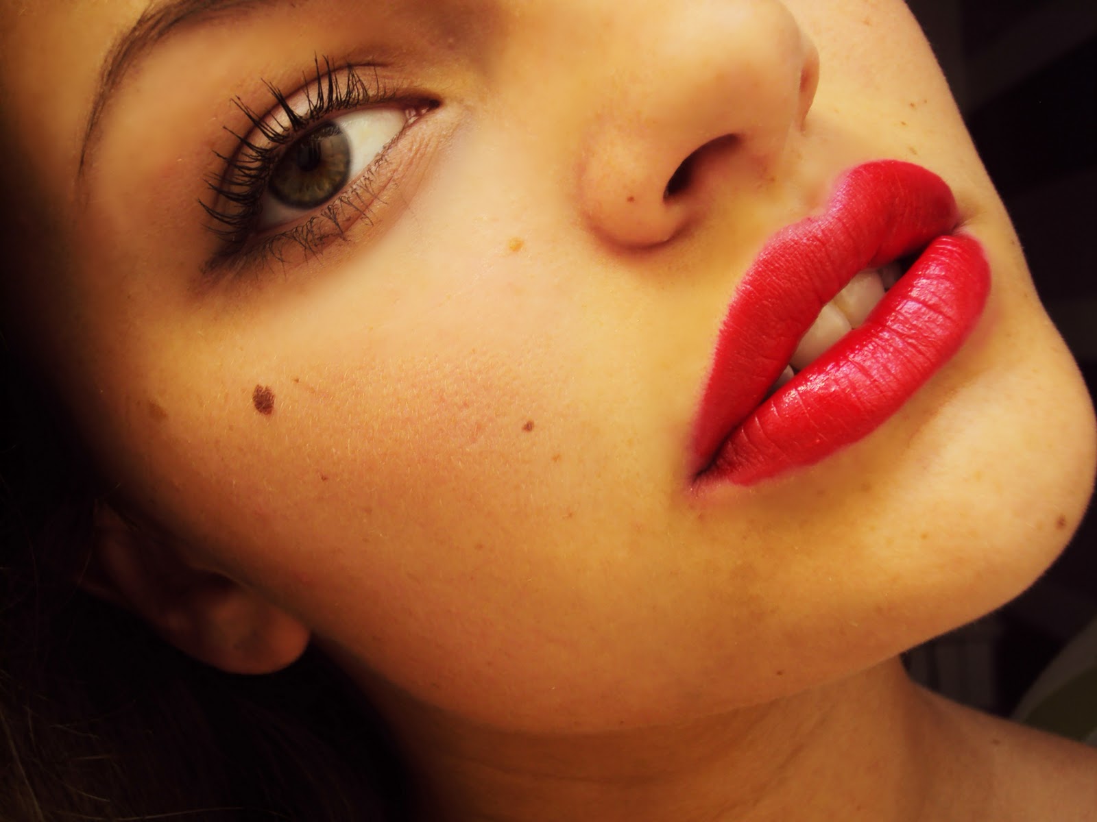 Makeup e Cabelos: Aumentando a boca com o batom