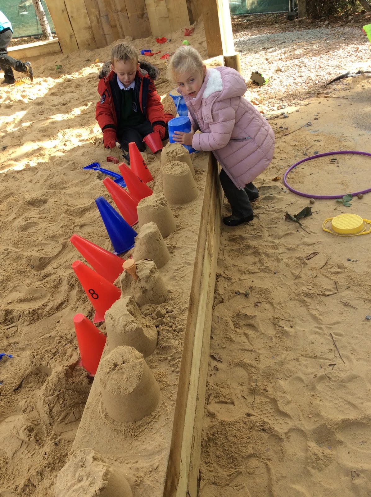 Mead Primary: The great sand castle challenge