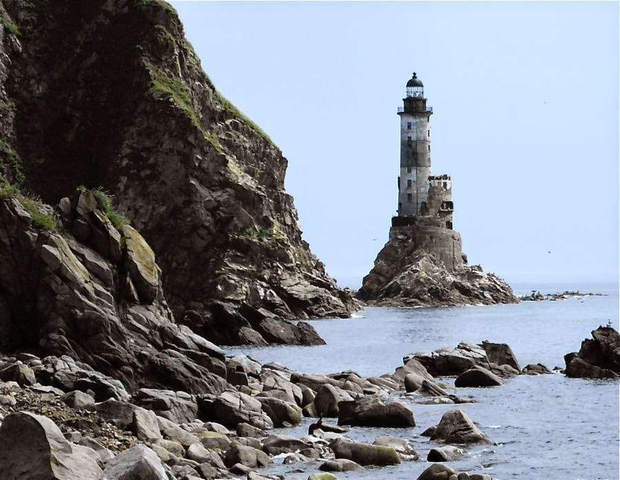 Abandoned and Creepy Places: Aniva Rock Lighthouse - Sakhalinskaya ...