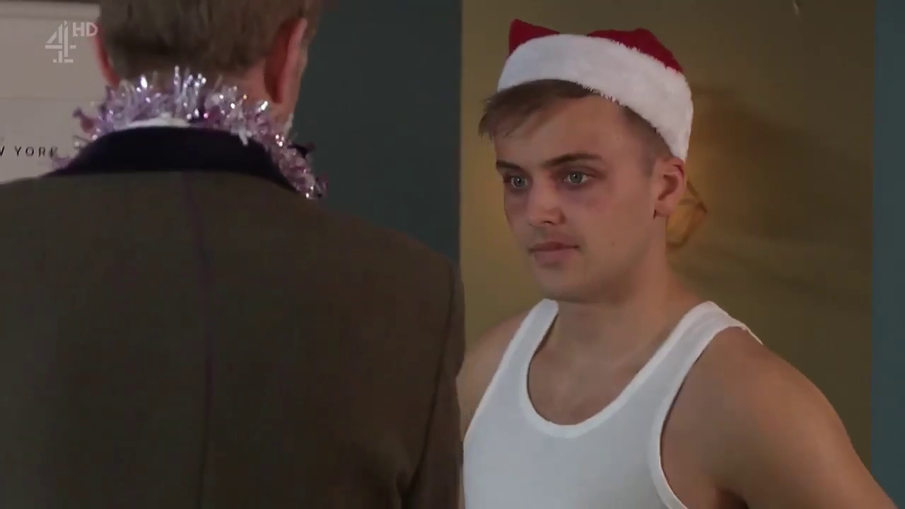 Hollyoaks off the Charts: Parry Glasspool in his boxers (Red)