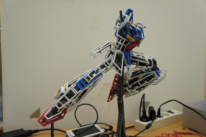 GUNDAM GUY: Zeta Gundam w/ Display Stand Made of Gunpla Runners ...