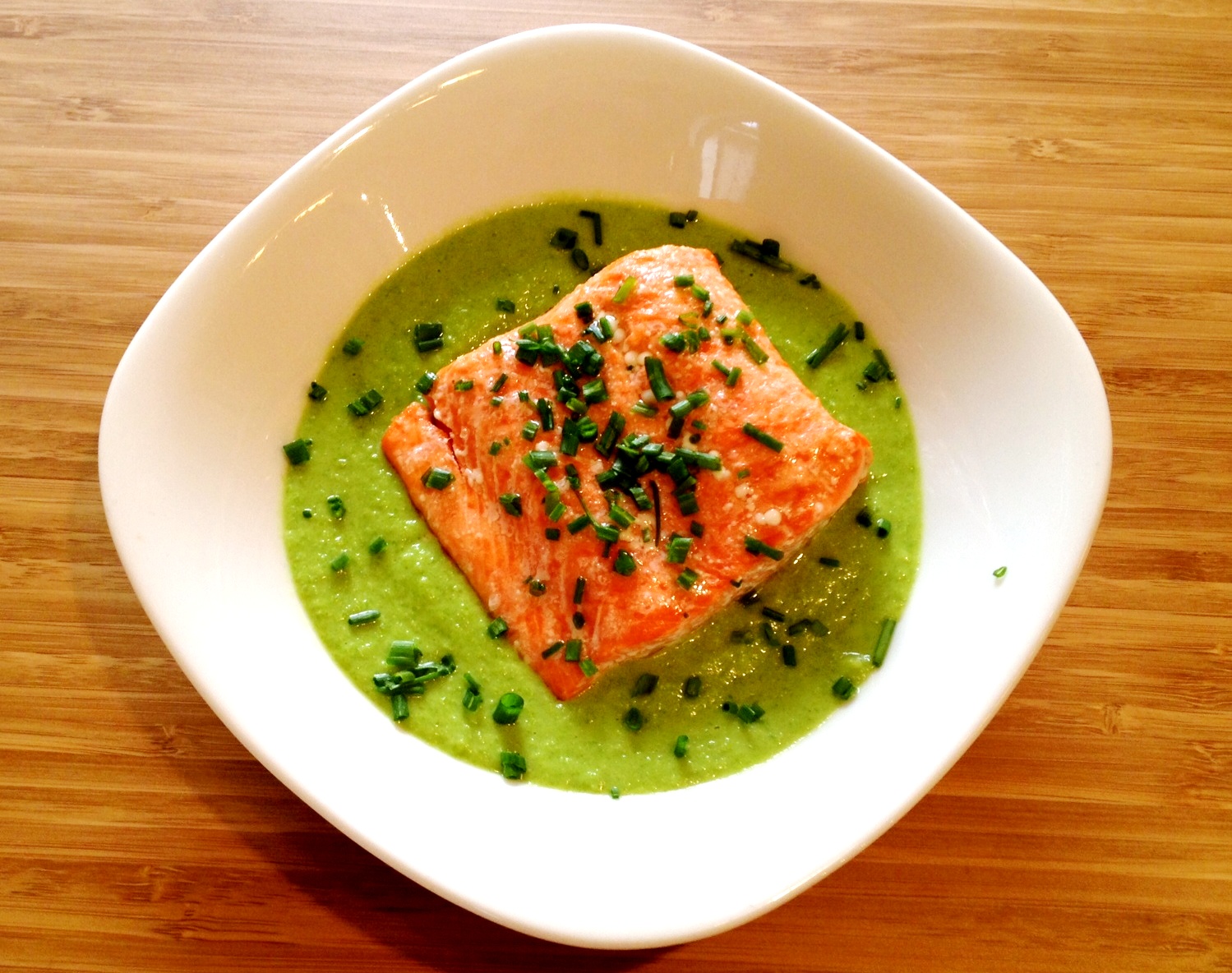 Pea Purée with Roasted Salmon and Chives