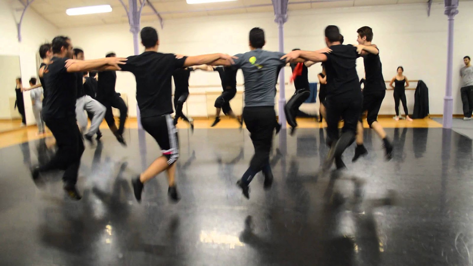 Dziedzictwo UNESCO: Kochari – tradycyjny taniec grupowy. Armenia