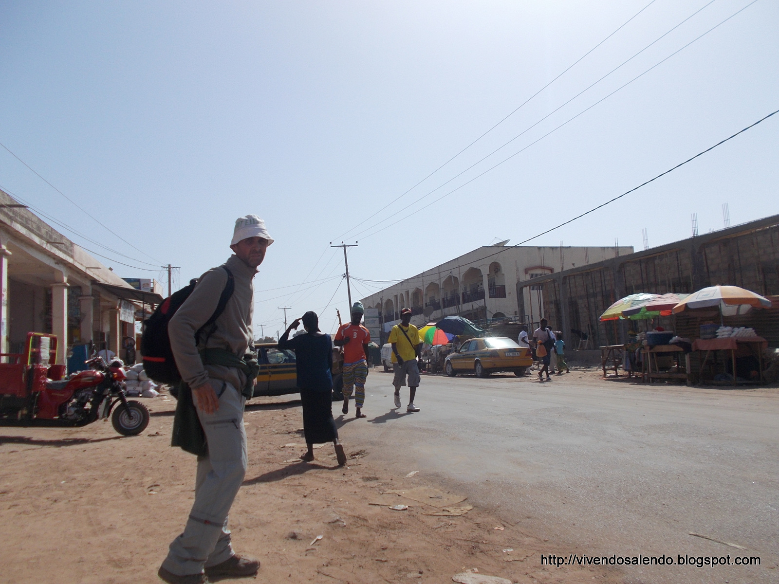 VIVENDO SALENDO: Brikama, una delle Città più grandi del Gambia.