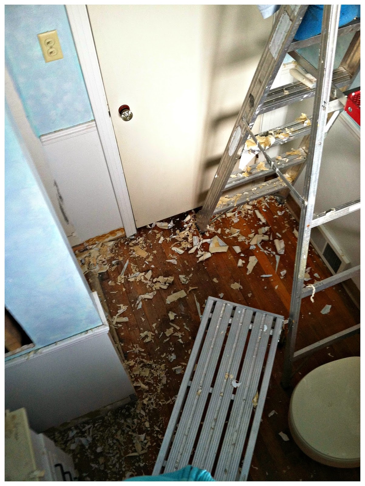 Learning to Be 31: House Project: Removing Wall Paper without Chemicals