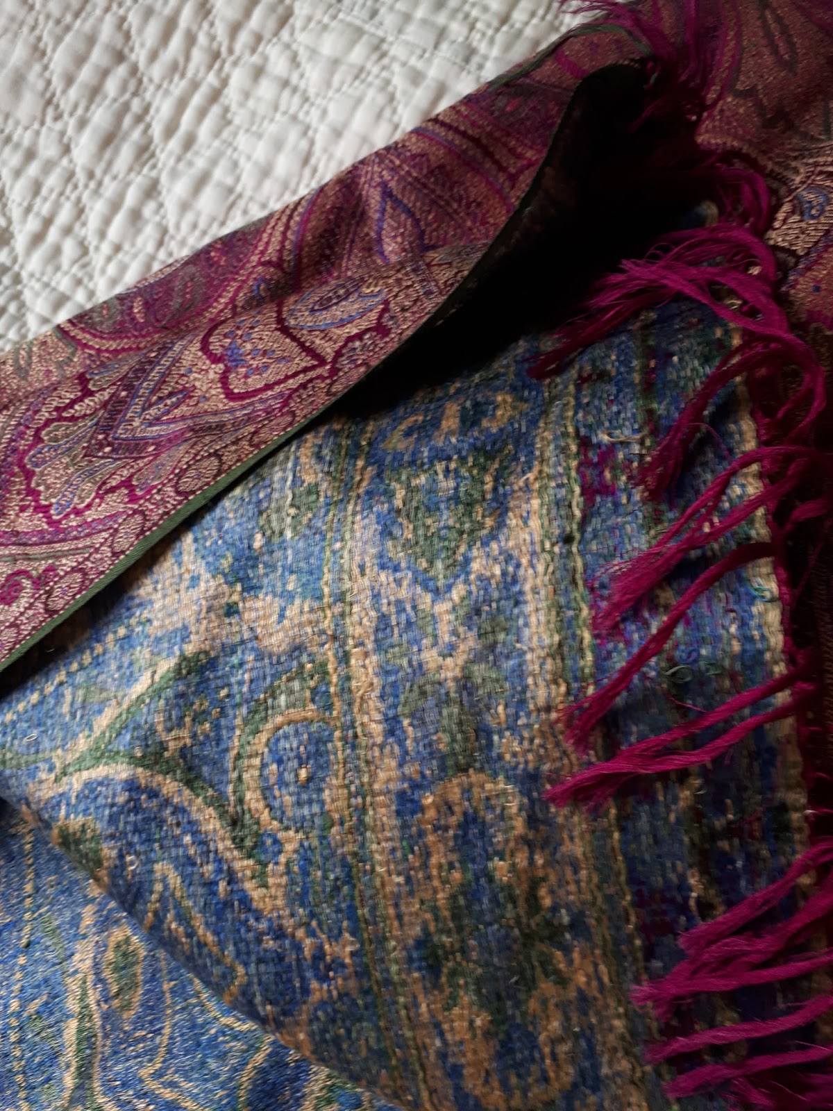 Welsh Quilts: Norwich Shawl by Clabburn