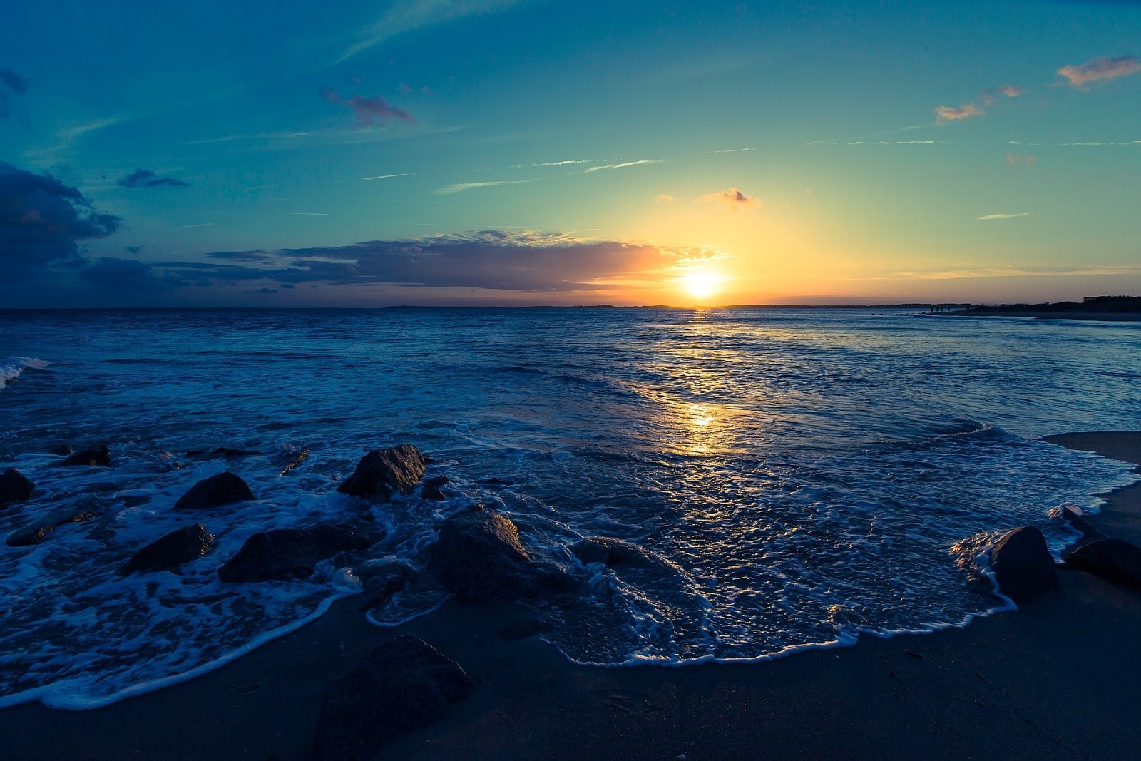 12 Gambar Pemandangan Pantai Sunset Indah