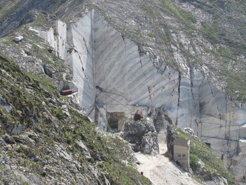 Escursionismo a 360°: Monte Corchia (dal crinale nord dell’anticima) EE