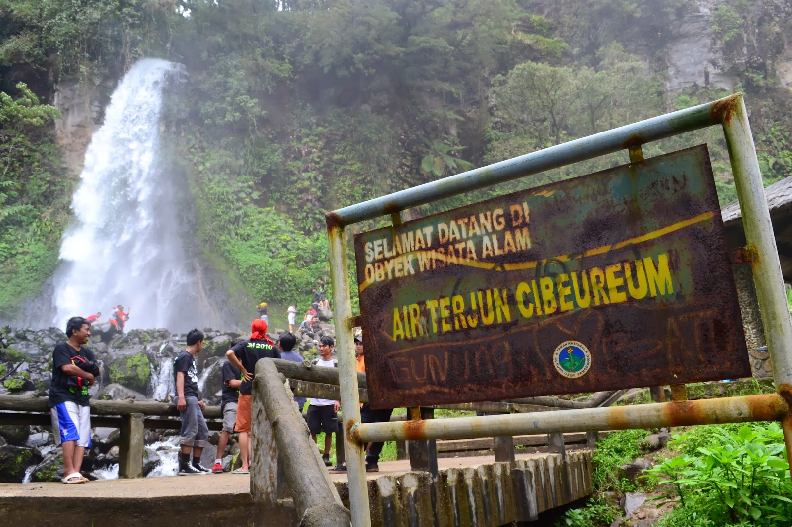 Curug Cibeureum, Salah Satu Keindahan di TNG Gede Pangrango ~ GEOGRAFI ...