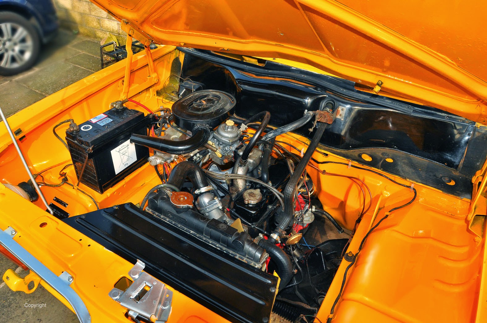 VIVA LA VIVA: Putting the engine back............