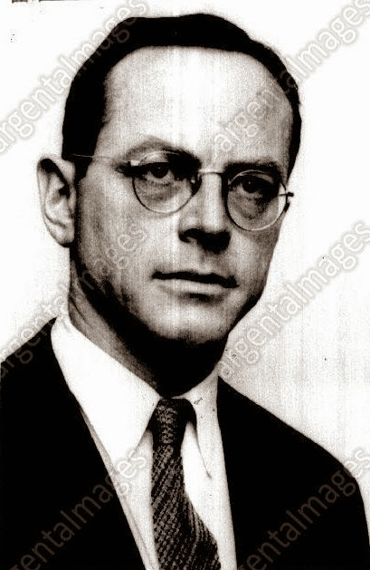 Poets United: LIFE OF A POET - R. K. Garon of ZoralinQ