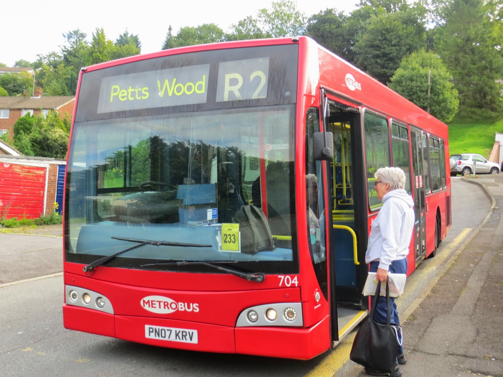 London buses one bus at a time: the return: The R2 Route