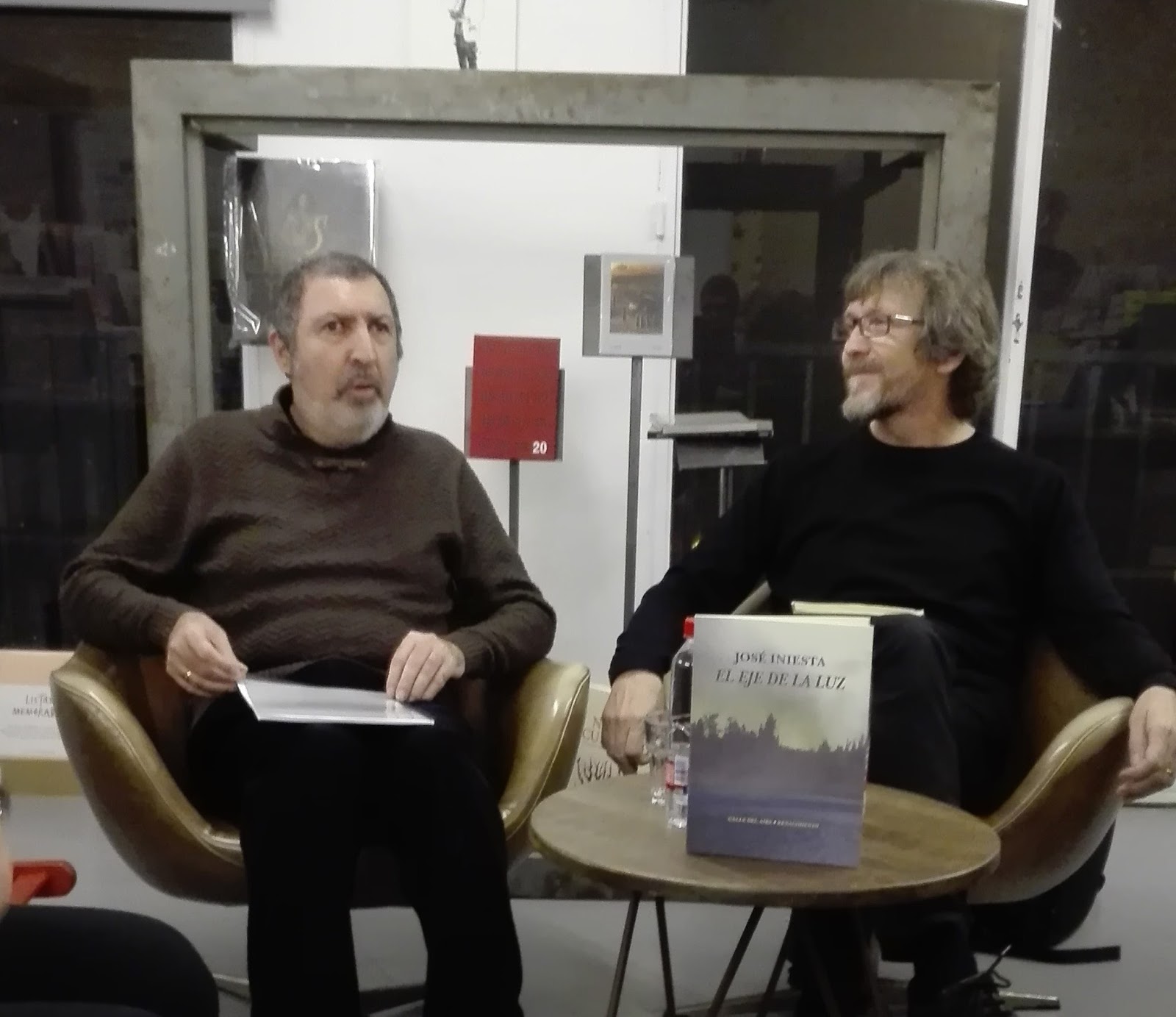 FRANCISCO JOSÉ CRUZ Archivo literario: A LA LUZ DE JOSÉ INIESTA