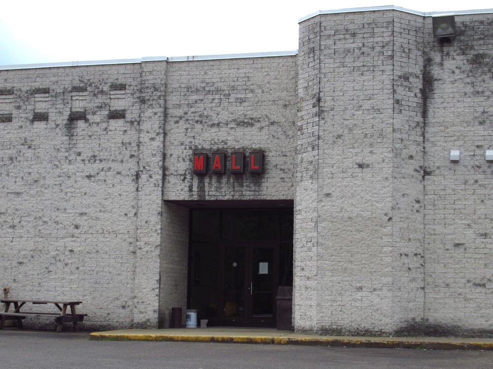 Sky City: Retail History: Warren Mall: Warren, PA