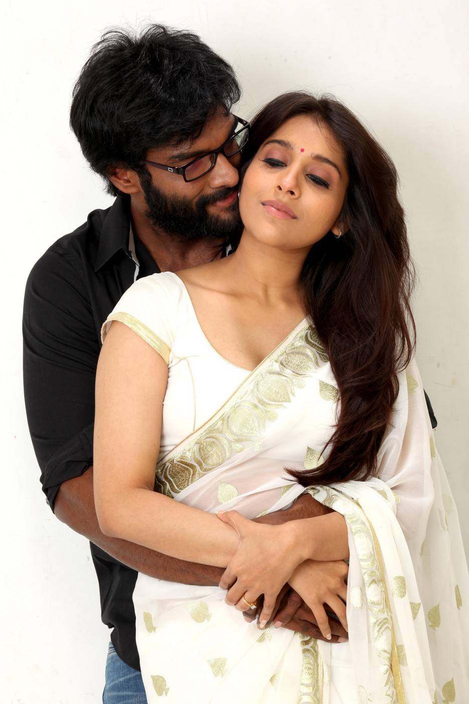 Rashmi Gautam sexy saree in Antham Movie HQ Stills