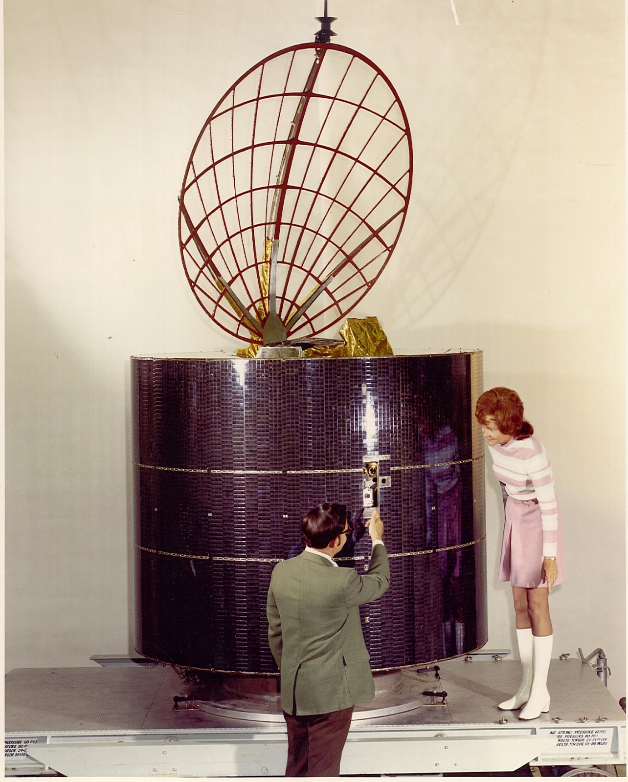 The World Of Gord Canada Launches World s First Non military Use Communications Satellite the-world-of-gord-canada-launches-world-s-first-non-military-use-communications-satellite