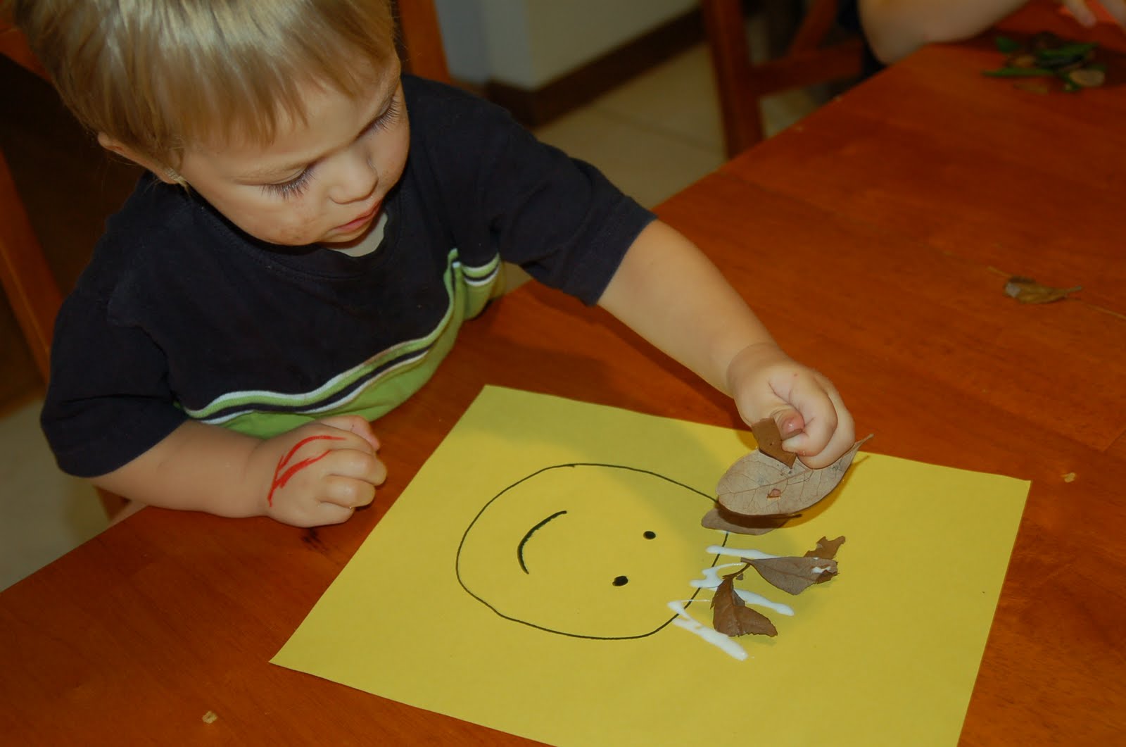 Leaf People – Who knew they would be SO FUN!? – A Craft With Leaves.